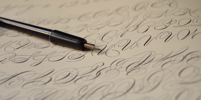 Tout savoir sur la calligraphie française - Le Scribe