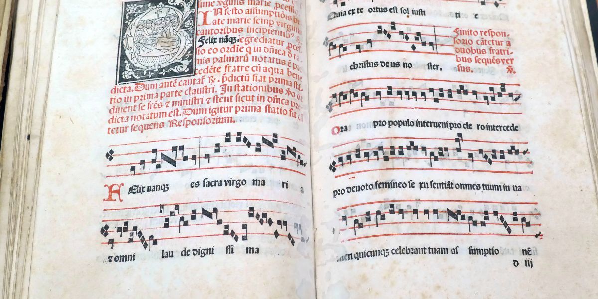 Calligraphie médiévale et enluminures : ce qu'il faut savoir - Le Scribe